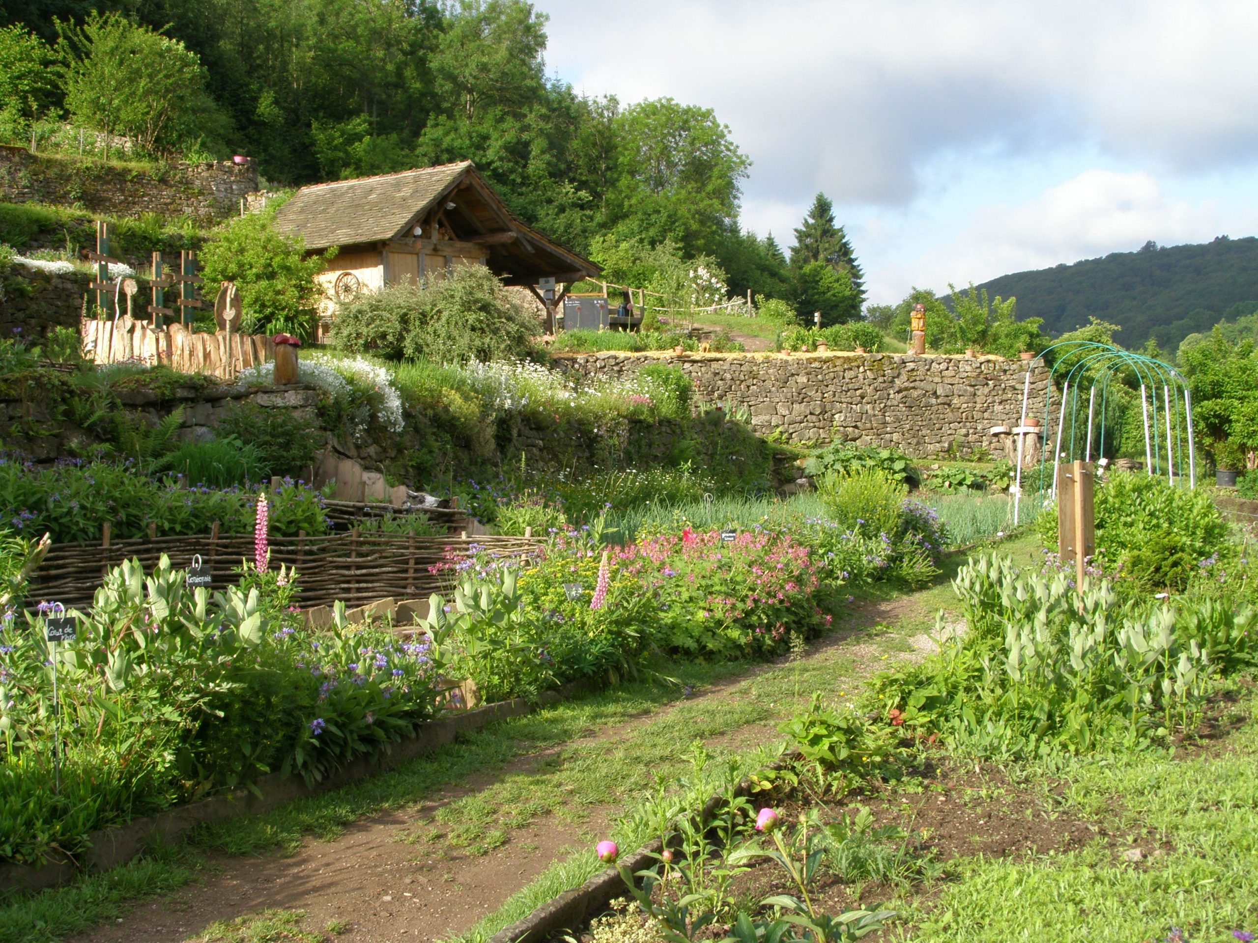 JARDINS EN TERRASSES, PLOMBIÈRES-LES-BAINS - Les Jardins du grand Est ...